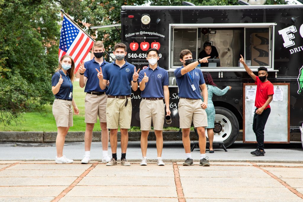 4 Key Benefits of Joining Student-Led Clubs | R-MA